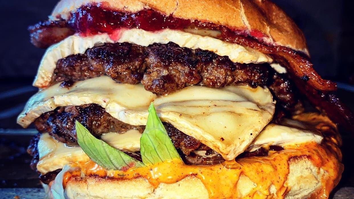 Unforgettable Gourmet Burgers in Mirfield - LAB Bar